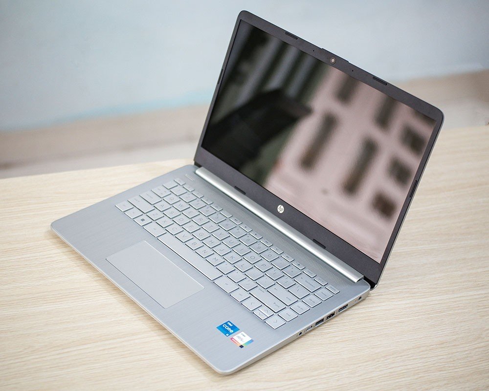 HP 14 core i5 1135G7 Ram 8gb SSD 256gb 14 inch (new seal)