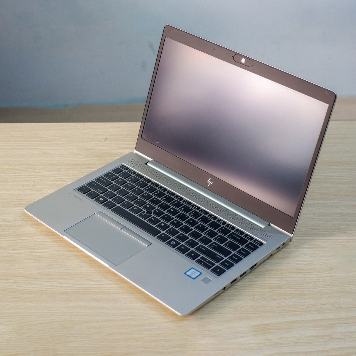 Laptop Hp 840 G5 5 7300U Ram 8gb SSD 256gb 14inch Full HD mẫ